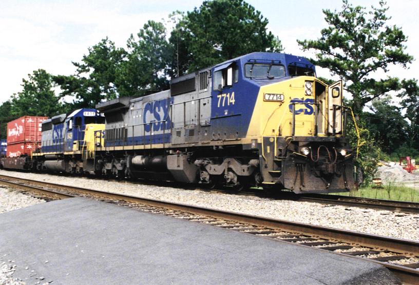 CSX 7714 builds it's train